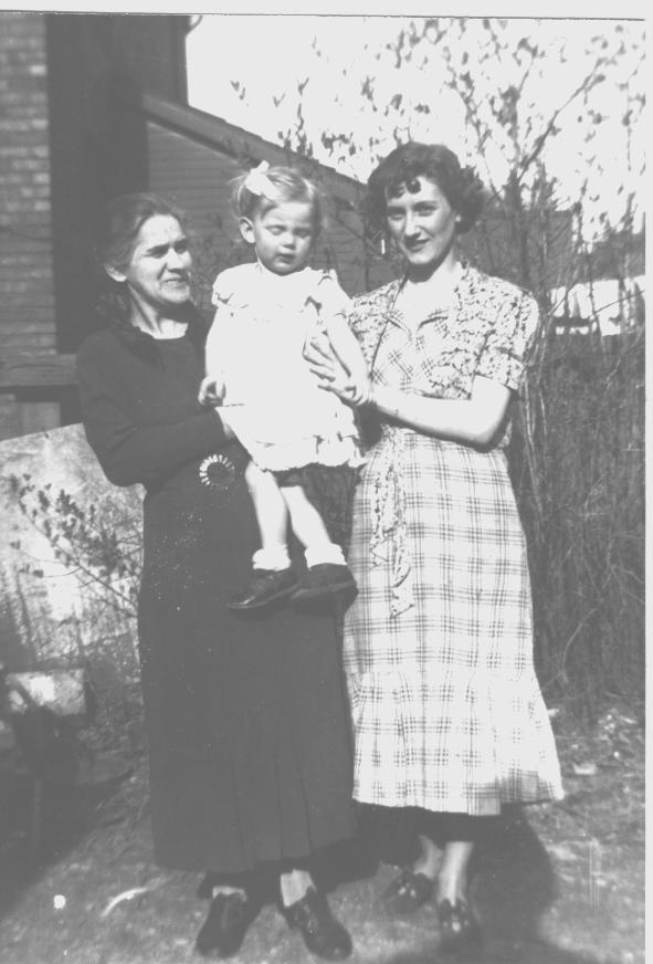 Grandma Pyke, Elizabeth and her daughter Carol