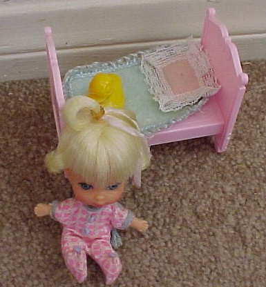 Liddle Diddle was produced from 1966-1967. Shecomes complete with her ...