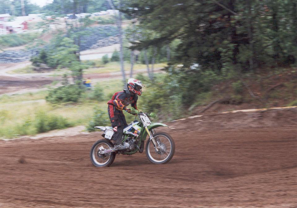 Here Are Some Motocross Madness 2 Screne Grabs