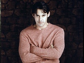 Pictures are copyright © The WB Television Network and 20th Century Fox.