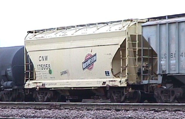 C&NW -- Freight: Covered hopper cars