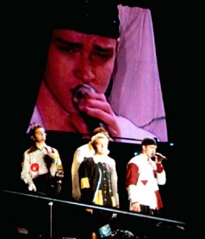 *N Sync Concert Review : May 14, 2000 - Adelphia Coliseum - Nashville ...