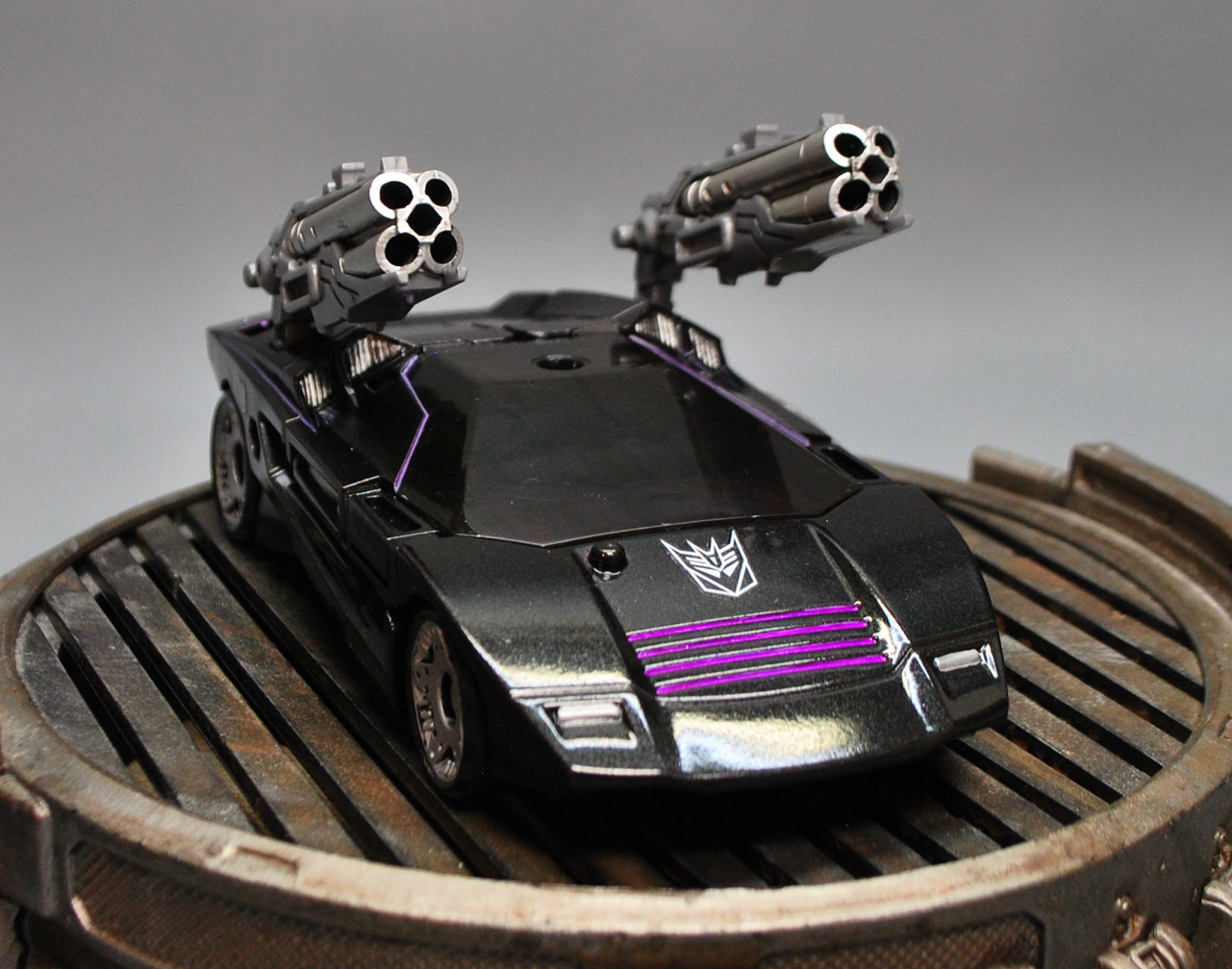 Custom Transformers Vehicon figre in siege voyager scale!