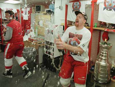 Mouse's Red Wings Gallery