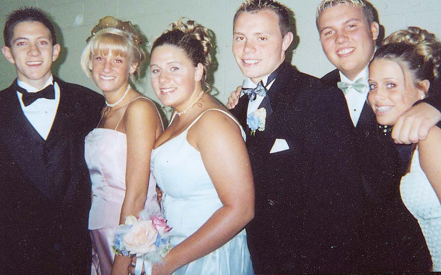 Coon, Heidi, AnnaP, Betts, Me, & Anne gettin our prom on...SLP What!