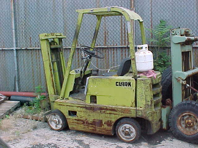 Clark C40B and CY40B Fork Lifts*