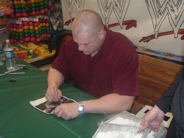 B R I A N ' S ~ P L A C E: WWE Autographs 2