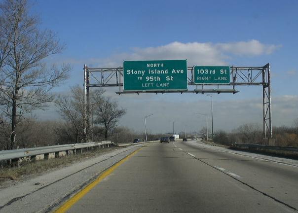 Overhead BGS's on the ramp from EB I-94 to I-694 near the stack ...