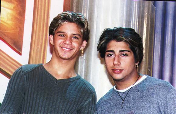 Por Amor a René y Renny