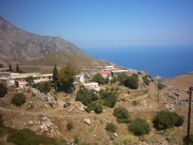 A view of lower Kapetaniana and the sea.