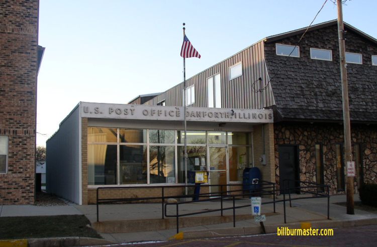 Looking west at the Danforth Post Office. (January, 2008)