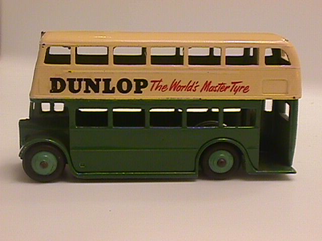 290 DINKY BUS IN GREEN AND CREAM